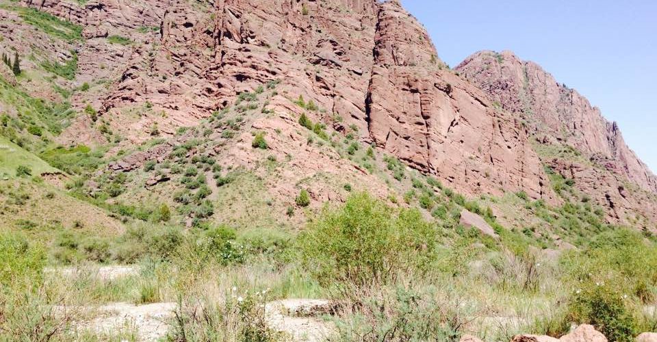 Travel in kyrgyzstan Too Ashu Pass by jeep